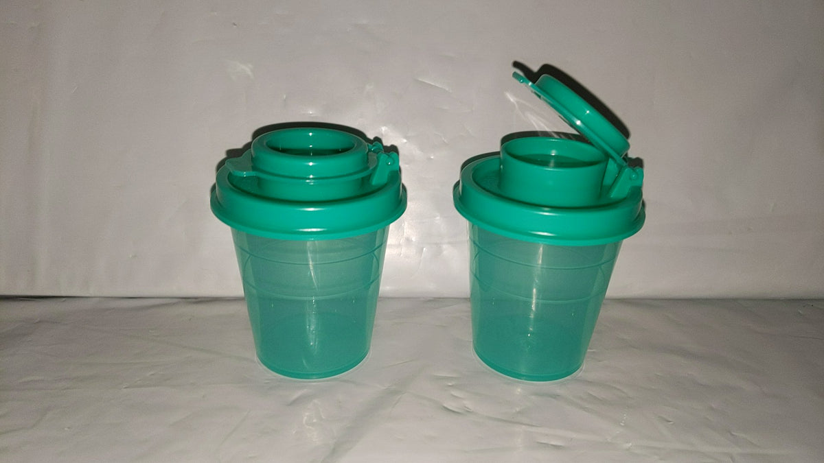 TUPPERWARE TUPPER MINI MIDGET SALT & PEPPER SHAKER SET PARROT TEAL ...